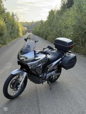 Pelēks Honda XL 2007 Šalčininkai, ar dzinēja tilpumu 0.65 L un nobraukumu 40 tūkst. km par 2999 €, foto  vietnē AUTOMOTO.COM.LV