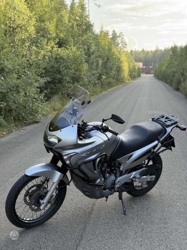 Pelēks Honda XL 2007 Šalčininkai, ar dzinēja tilpumu 0.65 L un nobraukumu 40 tūkst. km par 2999 €, foto 4 vietnē AUTOMOTO.COM.LV