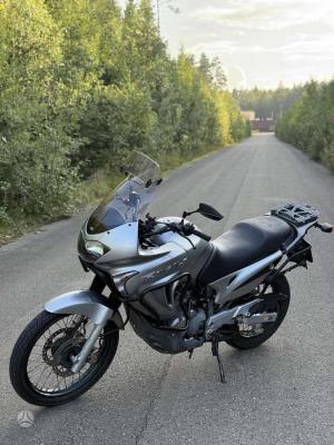 Pelēks Honda XL 2007 Šalčininkai, ar dzinēja tilpumu 0.65 L un nobraukumu 40 tūkst. km par 2999 €, foto 5 vietnē AUTOMOTO.COM.LV