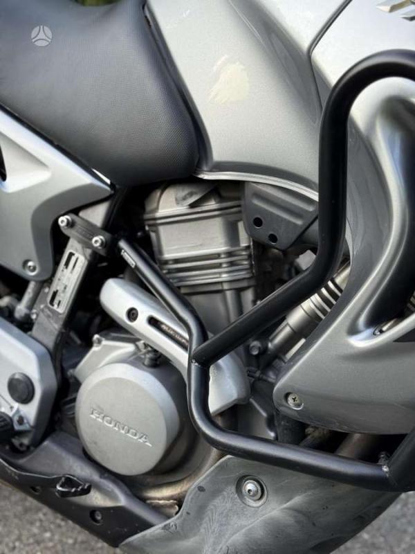 Pelēks Honda XL 2007 Šalčininkai, ar dzinēja tilpumu 0.65 L un nobraukumu 40 tūkst. km par 2999 €, foto 9 vietnē AUTOMOTO.COM.LV