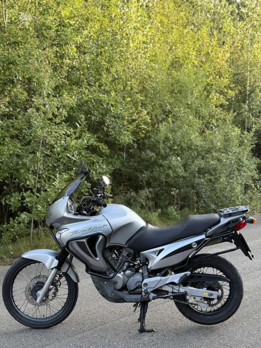 Pelēks Honda XL 2007 Šalčininkai, ar dzinēja tilpumu 0.65 L un nobraukumu 40 tūkst. km par 2999 €, foto 13 vietnē AUTOMOTO.COM.LV