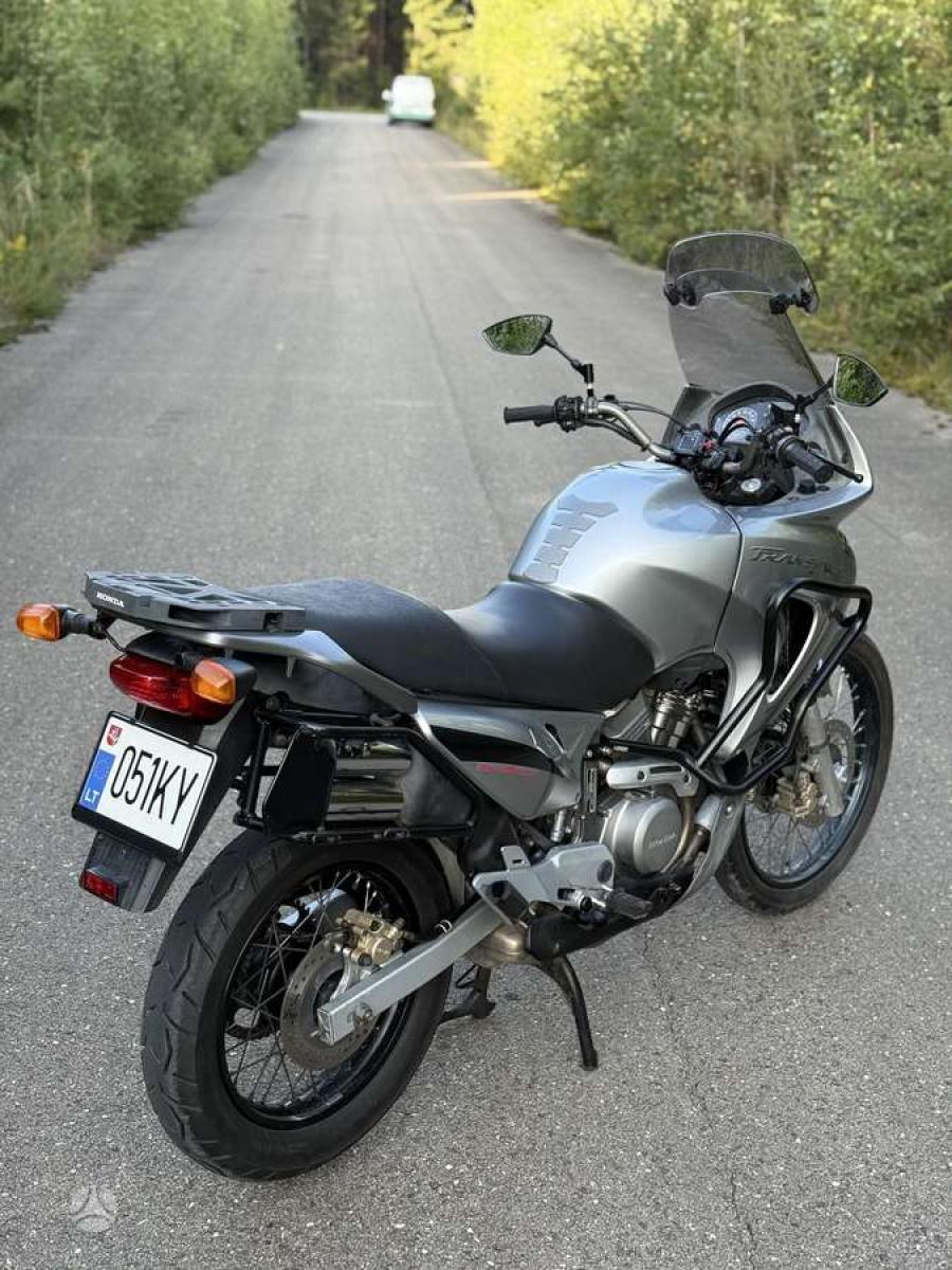 Pelēks Honda XL 2007 Šalčininkai, ar dzinēja tilpumu 0.65 L un nobraukumu 40 tūkst. km par 2999 €, foto 15 vietnē AUTOMOTO.COM.LV