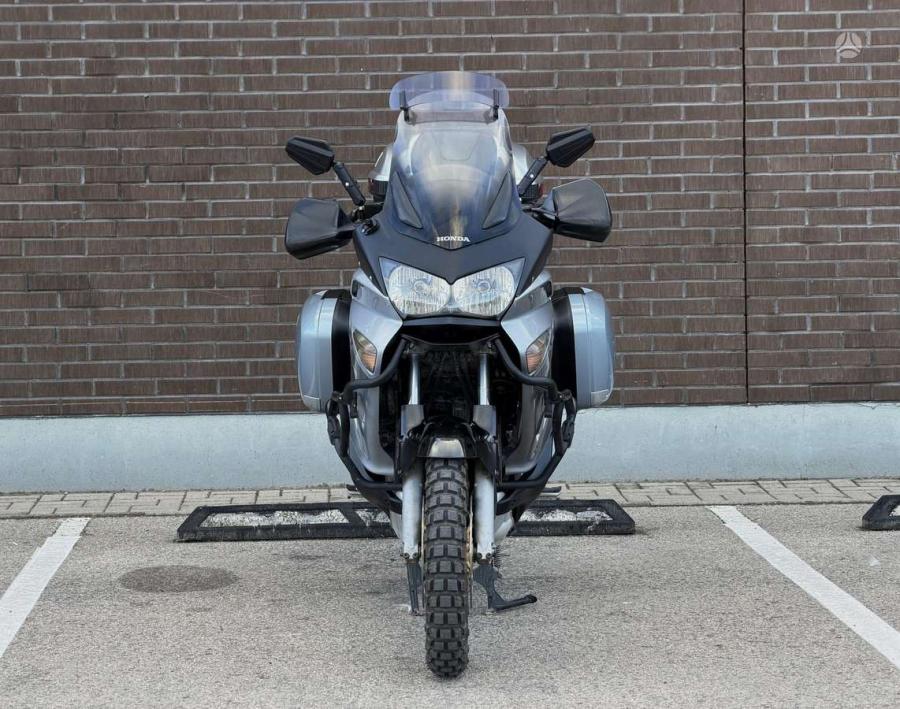 Grey Honda XL 2008 in Taurage, with an engine capacity of 1.00 L and mileage of 53 thousand km for 3990 €, photo 3 on AUTOMOTO.COM.LV