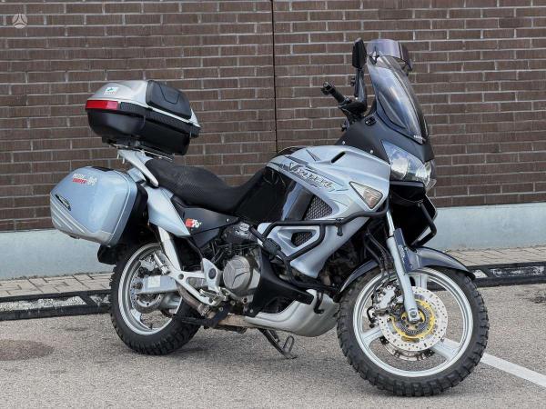 Grey Honda XL 2008 in Taurage, with an engine capacity of 1.00 L and mileage of 53 thousand km for 3990 €, photo 4 on AUTOMOTO.COM.LV