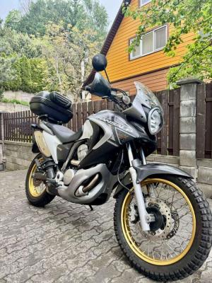Grey Honda XL 2011 in Kaunas, with an engine capacity of 0.70 L and mileage of 43 thousand km for 3900 €, photo  on AUTOMOTO.COM.LV