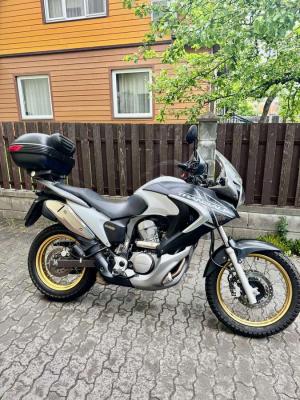 Grey Honda XL 2011 in Kaunas, with an engine capacity of 0.70 L and mileage of 43 thousand km for 3900 €, photo 3 on AUTOMOTO.COM.LV