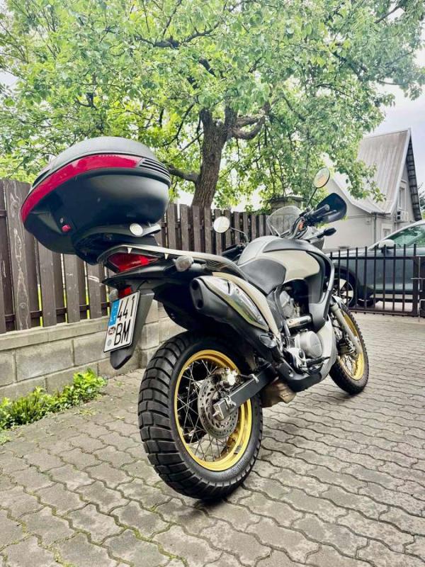 Grey Honda XL 2011 in Kaunas, with an engine capacity of 0.70 L and mileage of 43 thousand km for 3900 €, photo 3 on AUTOMOTO.COM.LV
