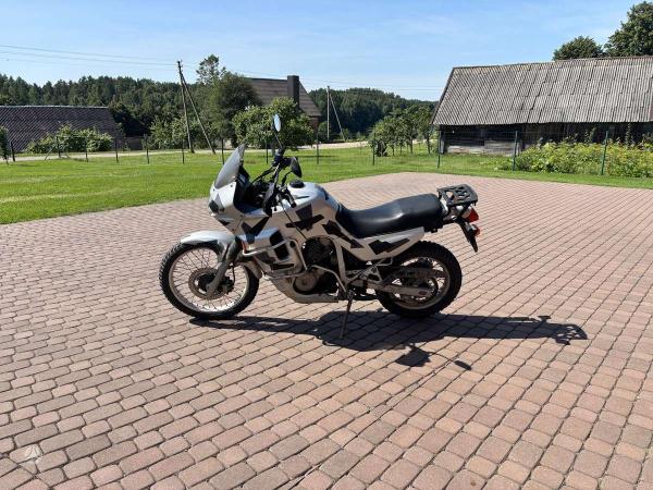 Honda XL 1996 in Zarasai, with an engine capacity of 0.60 L and mileage of 83 thousand km for 1300 €, photo 2 on AUTOMOTO.COM.LV