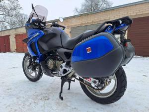 Honda XL 2000 Prienai, ar dzinēja tilpumu 1.00 L un nobraukumu 32 tūkst. km par 2450 €, foto 3 vietnē AUTOMOTO.COM.LV
