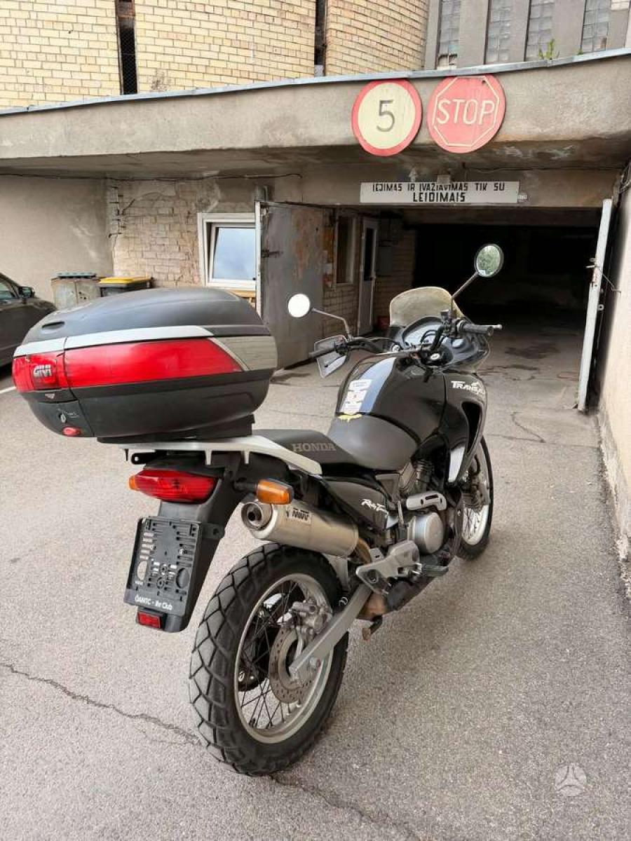 Honda XL 2000 Viļņa, ar dzinēja tilpumu 0.65 L un nobraukumu 35 tūkst. km par 2300 €, foto 4 vietnē AUTOMOTO.COM.LV
