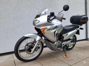 Honda XL 2001 Prienai, ar dzinēja tilpumu 0.65 L un nobraukumu 23 tūkst. km par 2750 €, foto  vietnē AUTOMOTO.COM.LV