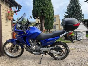 Хонда XL 2001 в Утена, объемом двигателя 0.65 л и пробегом 63 тыс. км за 2100 €, фото  на AUTOMOTO.COM.LV