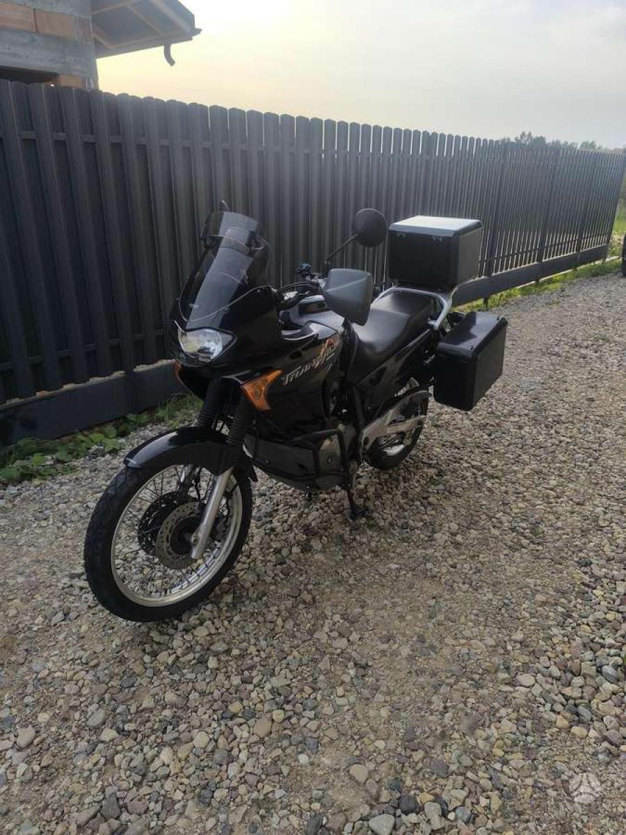 Honda XL 2001 in Vilnius, with an engine capacity of 0.65 L and mileage of 63 thousand km for 2500 €, photo 1 on AUTOMOTO.COM.LV