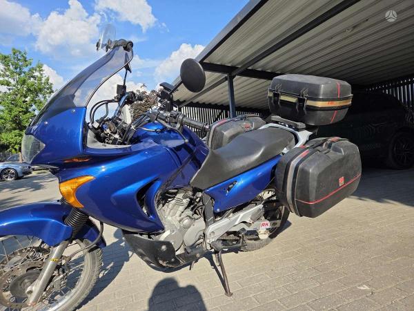 Honda XL 2001 in Vilnius, with an engine capacity of 0.65 L and mileage of 59 thousand km for 2000 €, photo 1 on AUTOMOTO.COM.LV