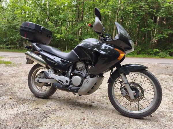 Honda XL 2001 in Siauliai, with an engine capacity of 0.65 L and mileage of 43 thousand km for 1850 €, photo 1 on AUTOMOTO.COM.LV