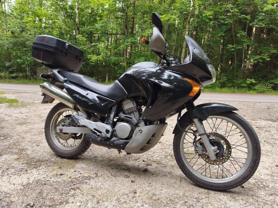 Honda XL 2001 in Siauliai, with an engine capacity of 0.65 L and mileage of 43 thousand km for 1850 €, photo 1 on AUTOMOTO.COM.LV