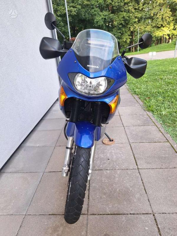 Honda XL 2001 in Prienai, with an engine capacity of 0.65 L and mileage of 30 thousand km for 2650 €, photo 2 on AUTOMOTO.COM.LV
