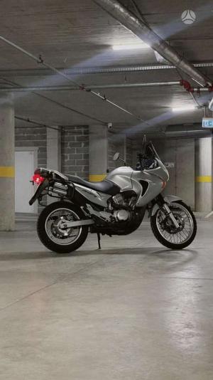 Honda XL 2002 in Vilnius, with an engine capacity of 0.65 L and mileage of 39 thousand km for 3000 €, photo 4 on AUTOMOTO.COM.LV