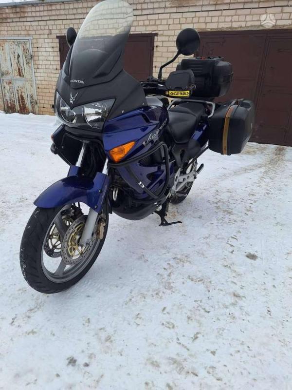 Honda XL 2003 in Prienai, with an engine capacity of 1.00 L and mileage of 49 thousand km for 3650 €, photo 3 on AUTOMOTO.COM.LV