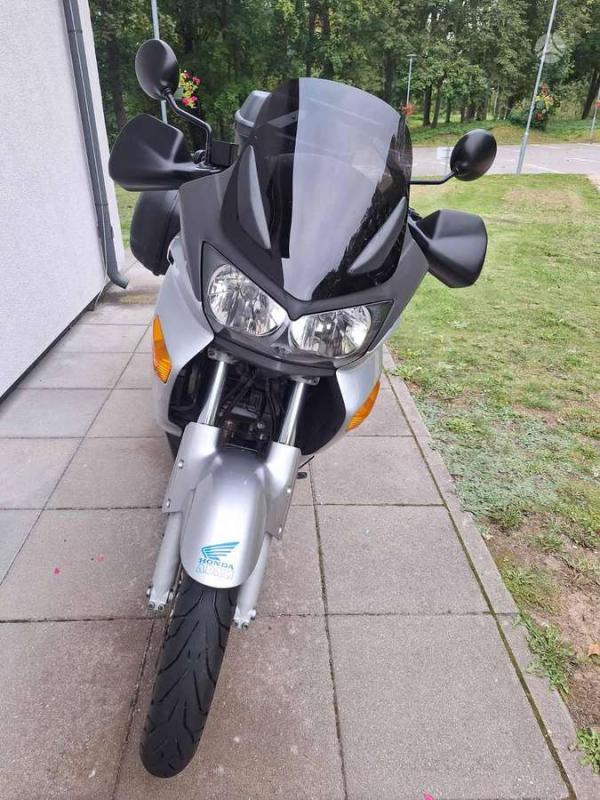 Honda XL 2003 Prienai, ar dzinēja tilpumu 1.00 L un nobraukumu 50 tūkst. km par 3650 €, foto 6 vietnē AUTOMOTO.COM.LV