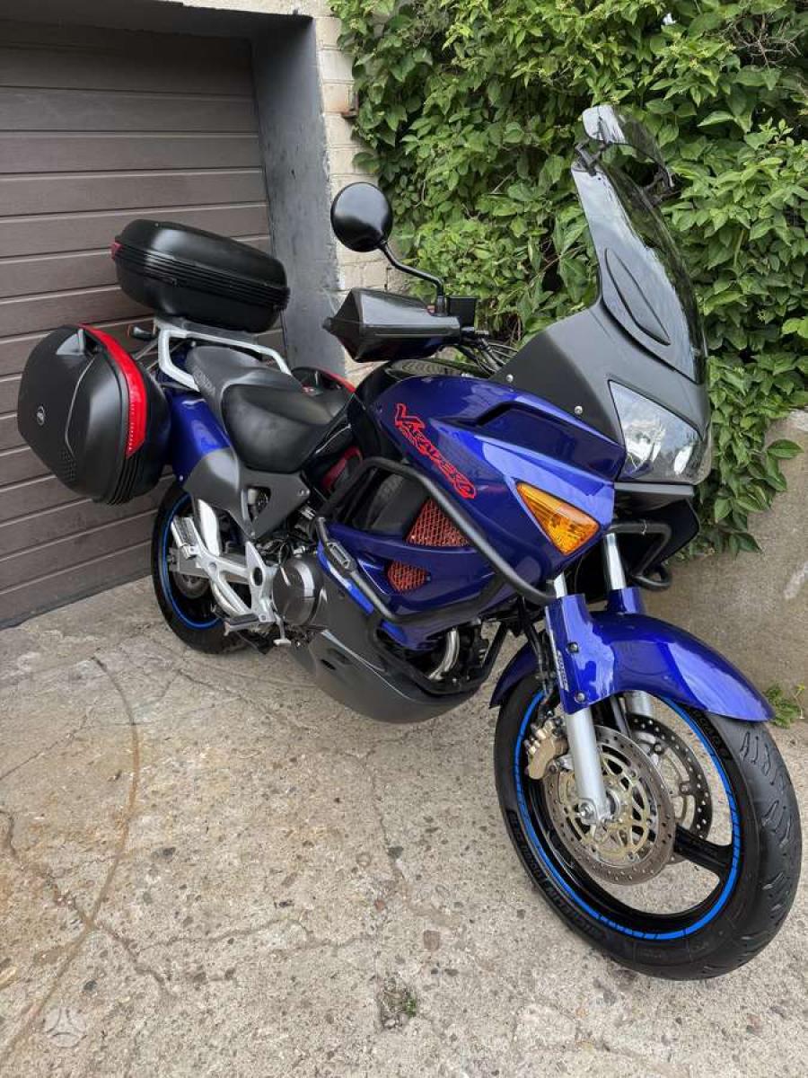 Honda XL 2003 in Prienai, with an engine capacity of 1.00 L and mileage of 45 thousand km for 3750 €, photo 1 on AUTOMOTO.COM.LV