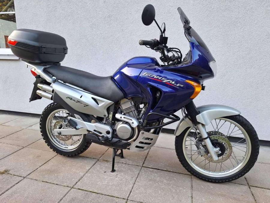 Honda XL 2004 in Prienai, with an engine capacity of 0.65 L and mileage of 35 thousand km for 2650 €, photo 4 on AUTOMOTO.COM.LV
