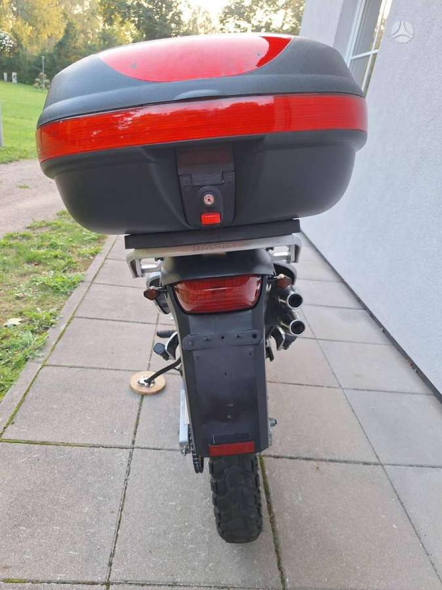 Honda XL 2004 in Prienai, with an engine capacity of 0.65 L and mileage of 35 thousand km for 2650 €, photo 5 on AUTOMOTO.COM.LV