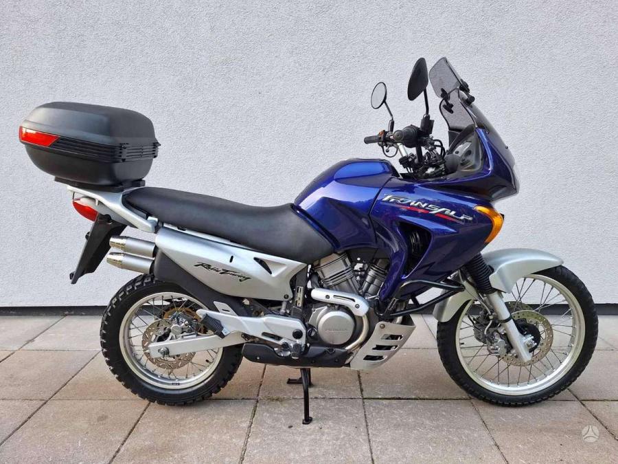 Honda XL 2004 in Prienai, with an engine capacity of 0.65 L and mileage of 35 thousand km for 2650 €, photo 7 on AUTOMOTO.COM.LV