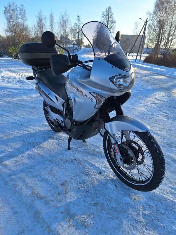 Honda XL 2006 in Prienai, with an engine capacity of 0.65 L and mileage of 41 thousand km for 2750 €, photo 7 on AUTOMOTO.COM.LV
