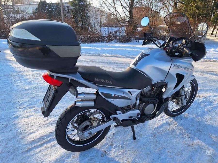 Honda XL 2006 in Prienai, with an engine capacity of 0.65 L and mileage of 41 thousand km for 2750 €, photo 19 on AUTOMOTO.COM.LV