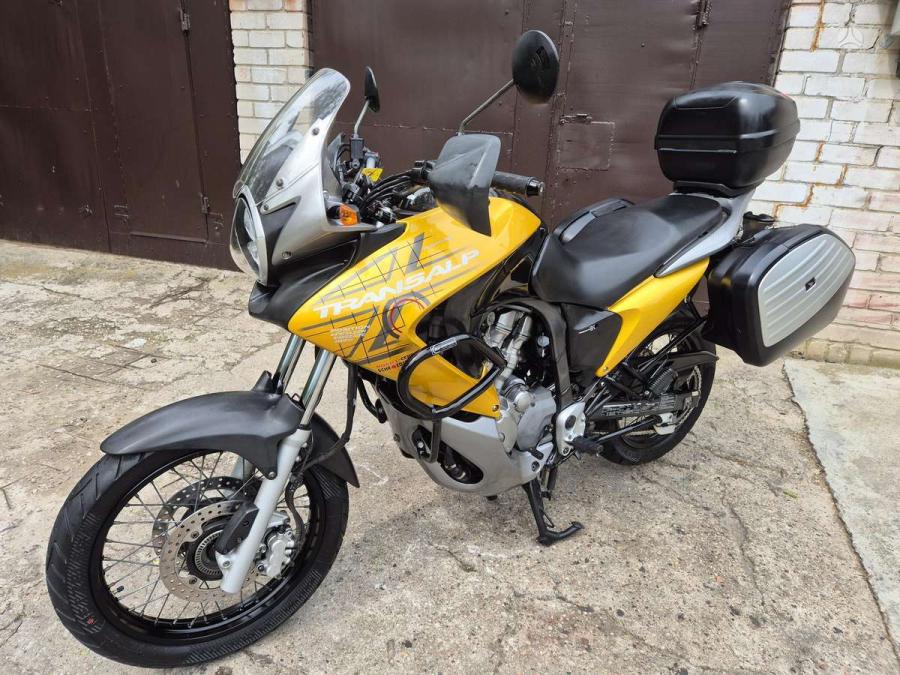 Honda XL 2007 in Alytus, with an engine capacity of 0.70 L and mileage of 36 thousand km for 4080 €, photo 3 on AUTOMOTO.COM.LV