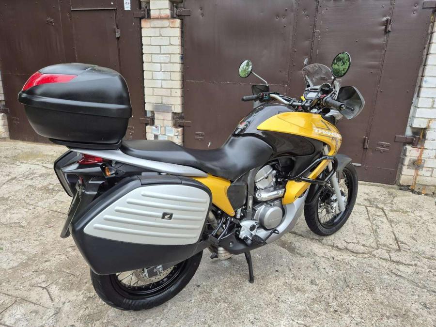 Honda XL 2007 in Alytus, with an engine capacity of 0.70 L and mileage of 36 thousand km for 4080 €, photo 5 on AUTOMOTO.COM.LV