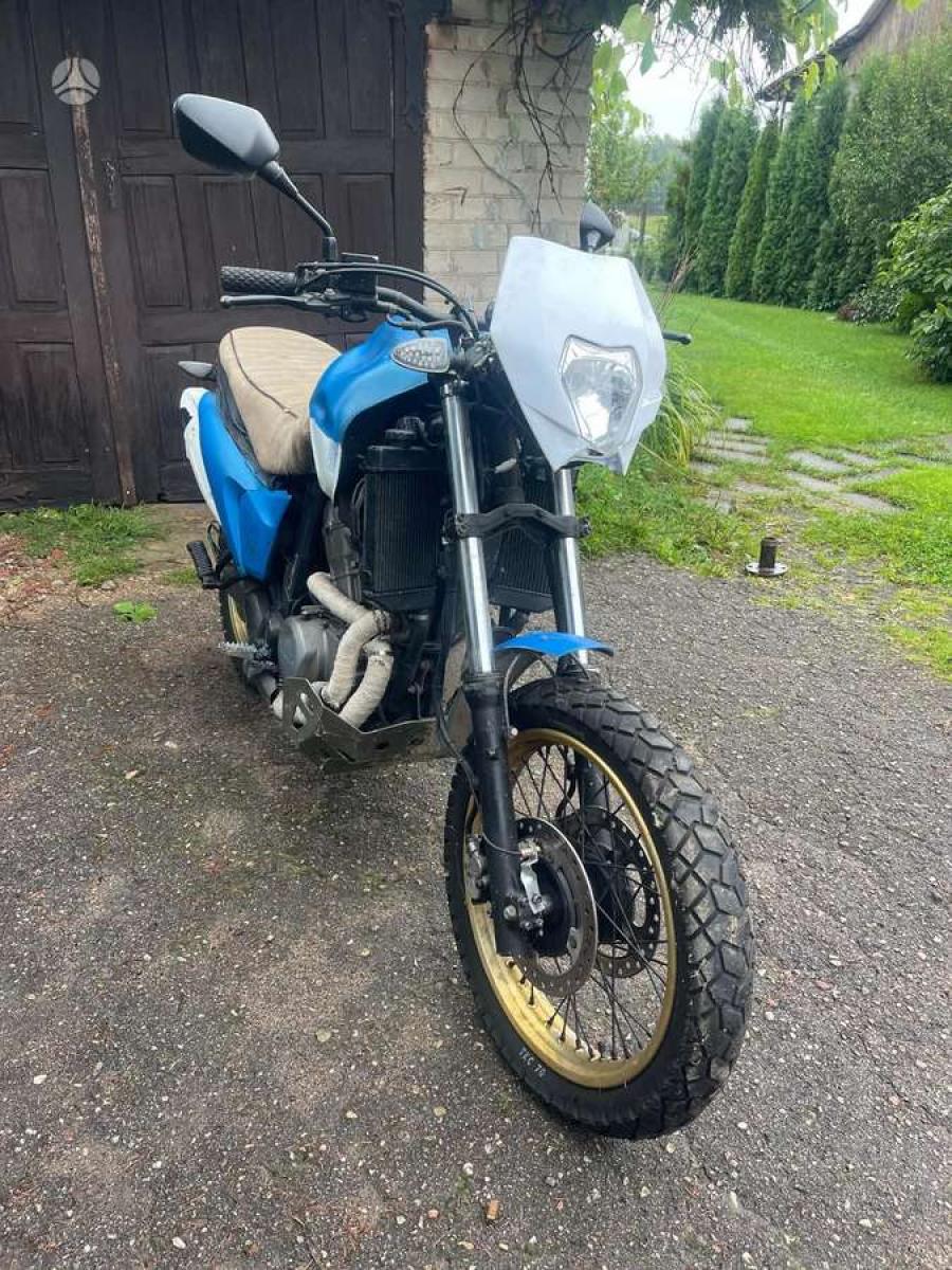 Honda XL 2009 in Taurage, with an engine capacity of 0.70 L and mileage of 25 thousand km for 1600 €, photo 4 on AUTOMOTO.COM.LV