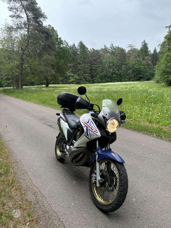 Honda XL 2010 in Sakiai, with an engine capacity of 0.70 L and mileage of 78 thousand km for 3050 €, photo 1 on AUTOMOTO.COM.LV