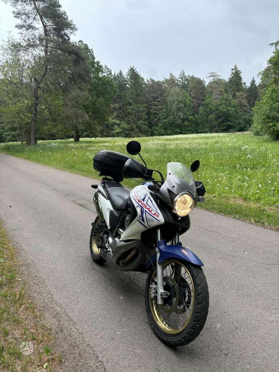 Honda XL 2010 in Sakiai, with an engine capacity of 0.70 L and mileage of 78 thousand km for 3050 €, photo 1 on AUTOMOTO.COM.LV
