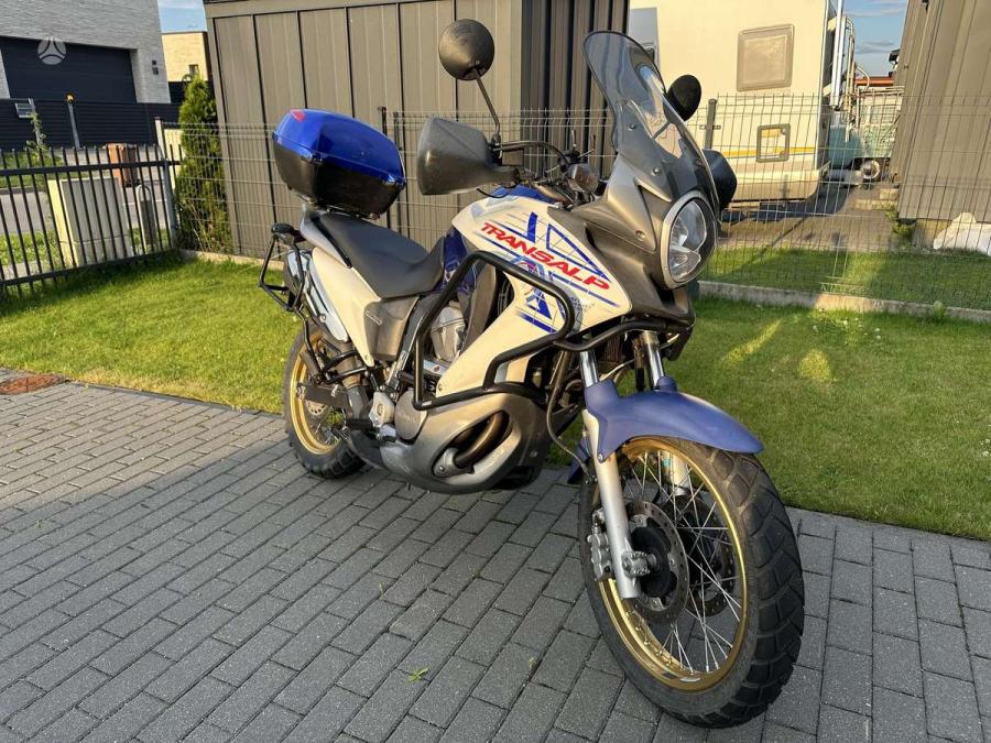 Honda XL 2012 Viļņa, ar dzinēja tilpumu 0.70 L un nobraukumu 43 tūkst. km par 4000 €, foto 1 vietnē AUTOMOTO.COM.LV