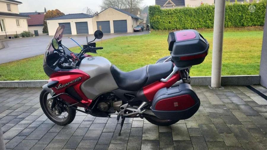Sarkans Honda XL 2000 Klaipėda, ar dzinēja tilpumu 1.00 L un nobraukumu 43 tūkst. km par 2600 €, foto 1 vietnē AUTOMOTO.COM.LV