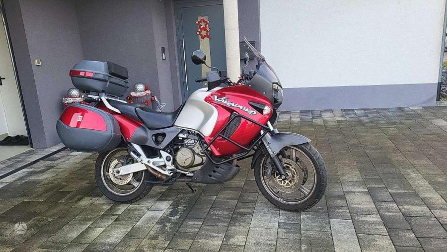 Sarkans Honda XL 2000 Klaipėda, ar dzinēja tilpumu 1.00 L un nobraukumu 43 tūkst. km par 2600 €, foto 3 vietnē AUTOMOTO.COM.LV