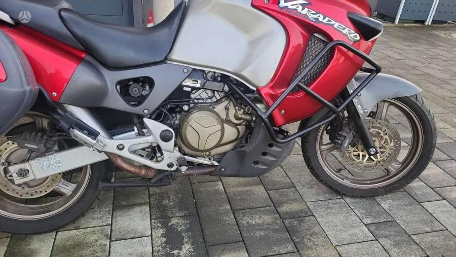 Sarkans Honda XL 2000 Klaipėda, ar dzinēja tilpumu 1.00 L un nobraukumu 43 tūkst. km par 2600 €, foto 7 vietnē AUTOMOTO.COM.LV