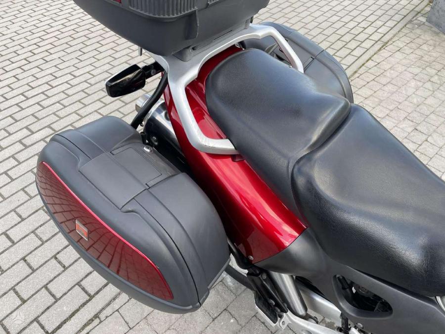 Red Honda XL 2000 in Klaipeda, with an engine capacity of 1.00 L and mileage of 43 thousand km for 2800 €, photo 19 on AUTOMOTO.COM.LV