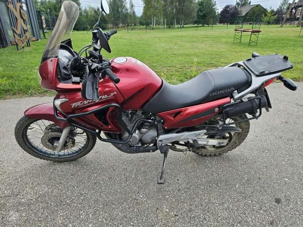 Sarkans Honda XL 2006 Viļņa, ar dzinēja tilpumu 0.65 L un nobraukumu 63 tūkst. km par 2600 €, foto 3 vietnē AUTOMOTO.COM.LV
