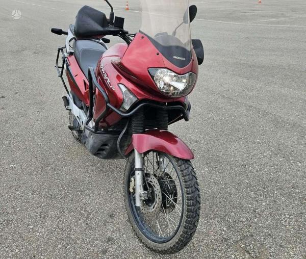 Sarkans Honda XL 2006 Viļņa, ar dzinēja tilpumu 0.65 L un nobraukumu 63 tūkst. km par 2600 €, foto 4 vietnē AUTOMOTO.COM.LV