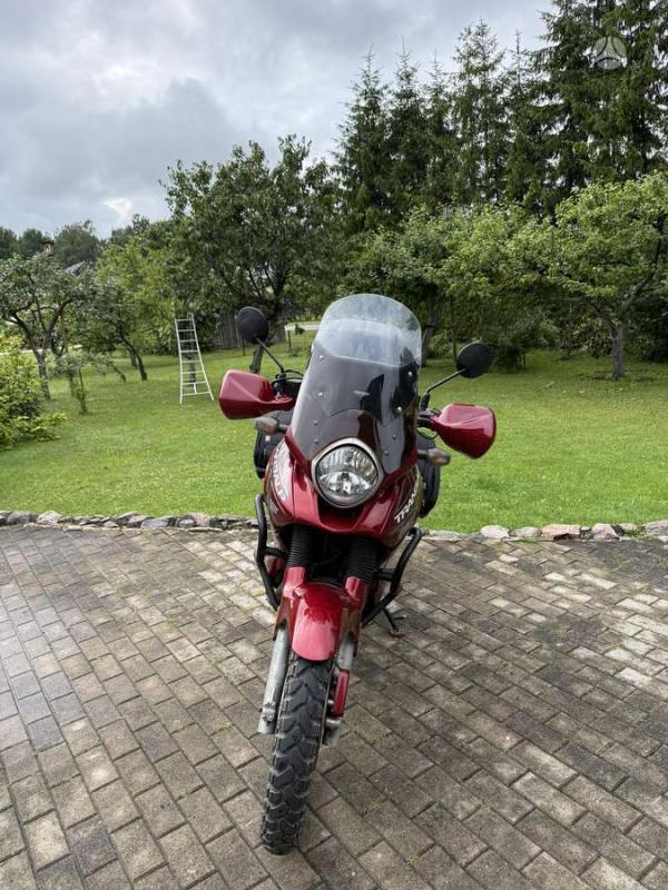Sarkans Honda XL 2008 Panevēža, ar dzinēja tilpumu 0.68 L un nobraukumu 42 tūkst. km par 4300 €, foto 1 vietnē AUTOMOTO.COM.LV