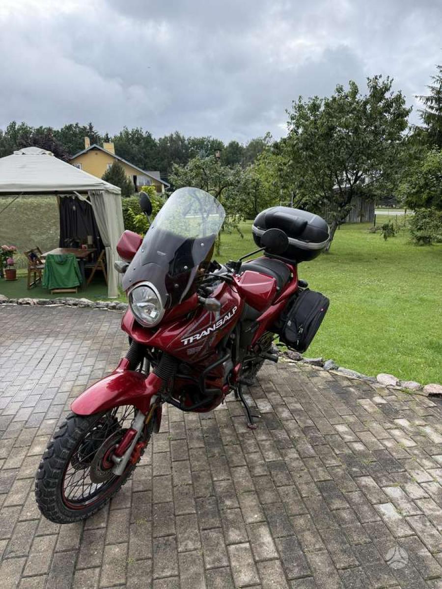 Sarkans Honda XL 2008 Panevēža, ar dzinēja tilpumu 0.68 L un nobraukumu 42 tūkst. km par 4300 €, foto 3 vietnē AUTOMOTO.COM.LV