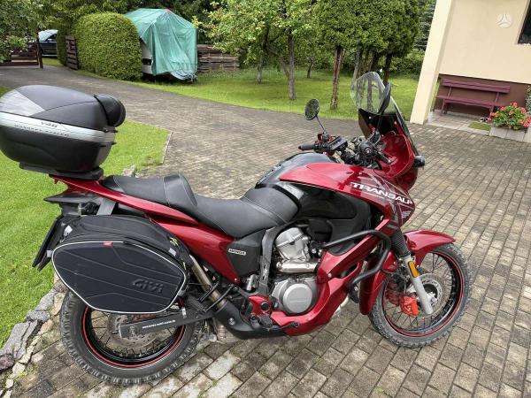 Sarkans Honda XL 2008 Panevēža, ar dzinēja tilpumu 0.68 L un nobraukumu 42 tūkst. km par 4300 €, foto 4 vietnē AUTOMOTO.COM.LV