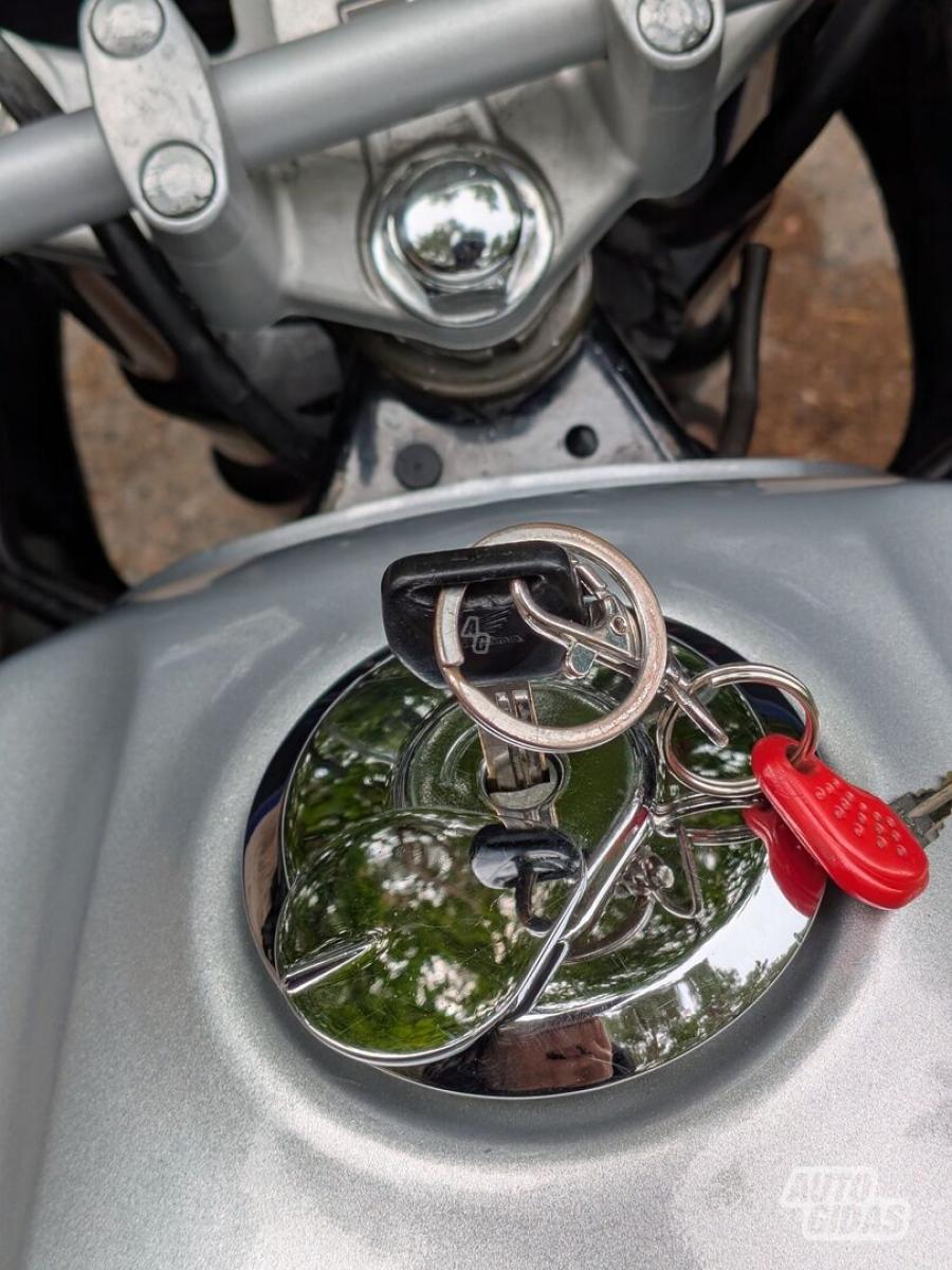 Violet Honda XL 2004 in Vilnius, with an engine capacity of 0.13 L and mileage of 40 thousand km for 1950 €, photo 11 on AUTOMOTO.COM.LV
