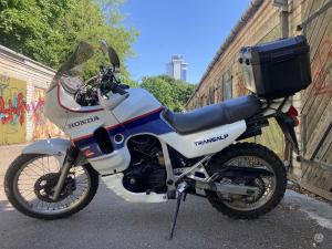 Белый Хонда XL 1993 в Вильнюс, объемом двигателя 0.58 л и пробегом 46 тыс. км за 2000 €, фото 3 на AUTOMOTO.COM.LV