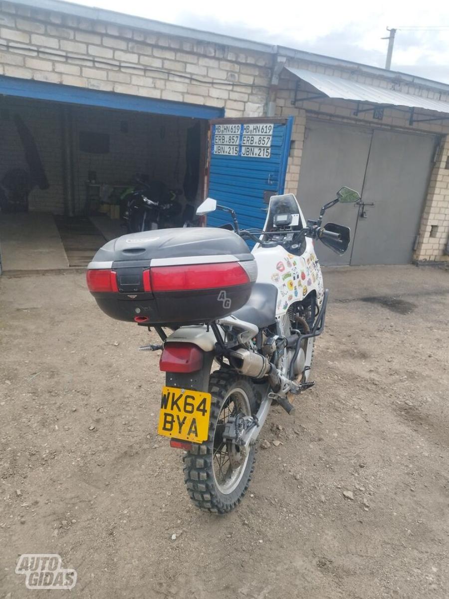 White Honda XL 1999 in Vilnius, with an engine capacity of 0.58 L and mileage of 50 thousand km for 1400 €, photo 8 on AUTOMOTO.COM.LV
