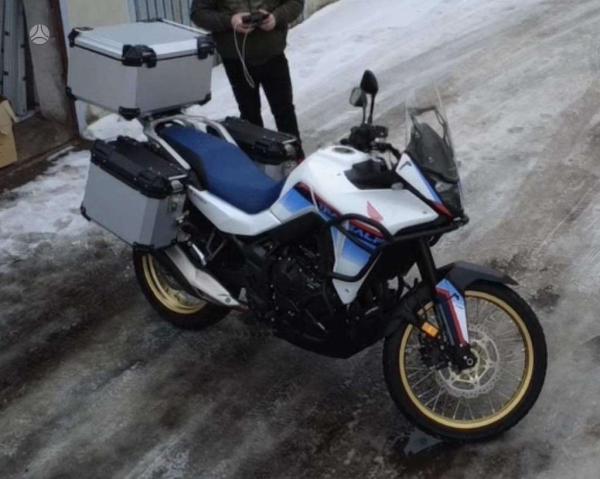 Balts Honda XL 2023 Klaipėda, ar dzinēja tilpumu 0.75 L un nobraukumu 14 tūkst. km par 8500 €, foto 3 vietnē AUTOMOTO.COM.LV