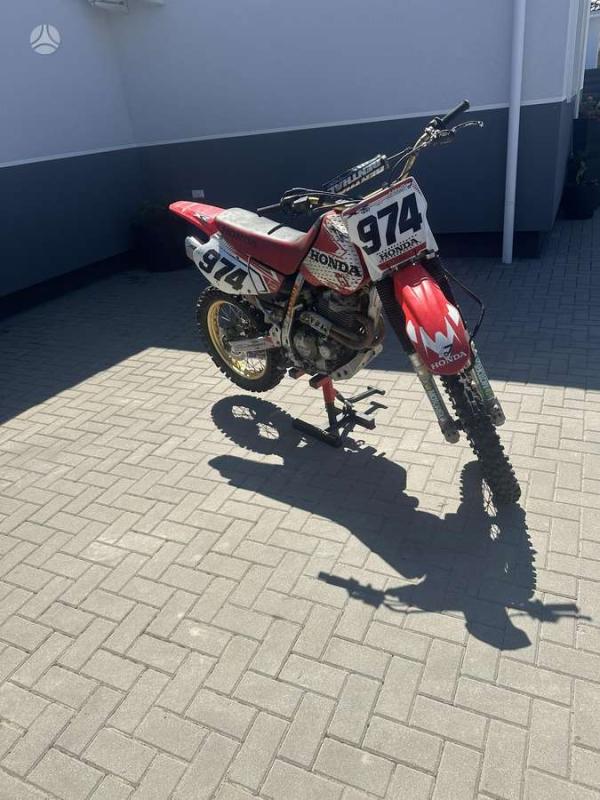 Honda XR 2003 Kretinga, ar dzinēja tilpumu 0.40 L un nobraukumu 111 tūkst. km par 2200 €, foto 4 vietnē AUTOMOTO.COM.LV
